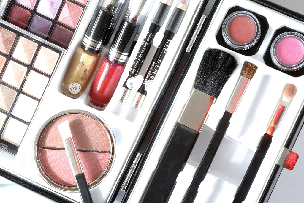 Productos básicos de maquillaje: recopilación | Belleza